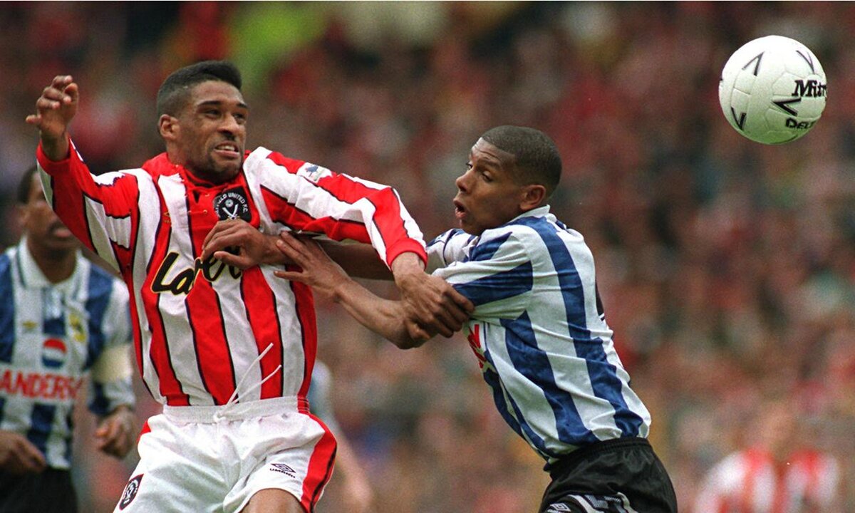 Social Media Soccer: La maglia del primo gol in Premier è stata messa ...