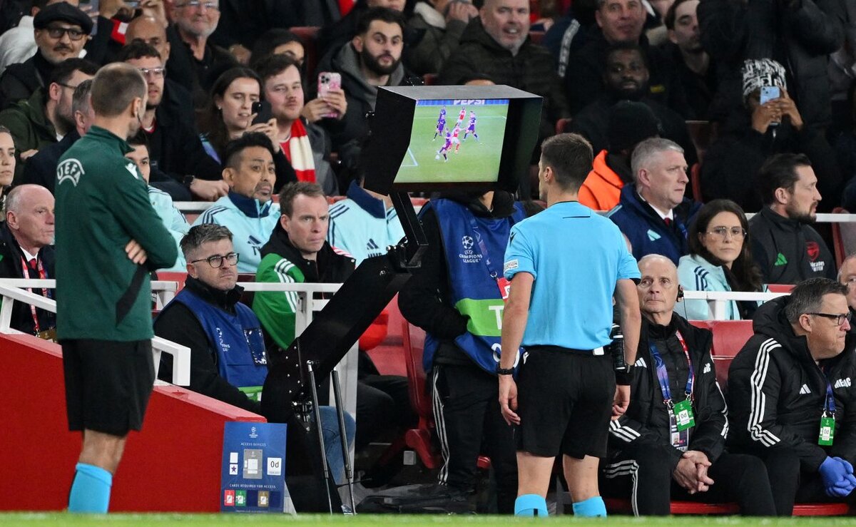 Social Media Soccer: La Figc pronta a introdurre il FVS: il mini-Var ...