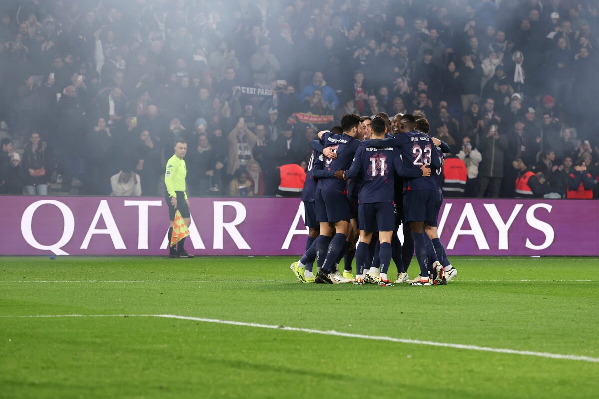 Social Media Soccer: Il PSG ha annunciato l'accordo con SNIPES: sarà il ...